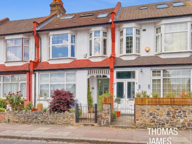 4 bedroom terraced house for sale