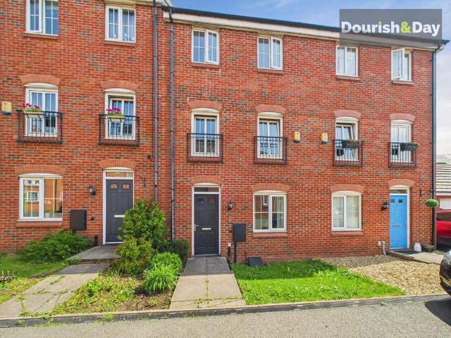 4 bedroom terraced house for sale