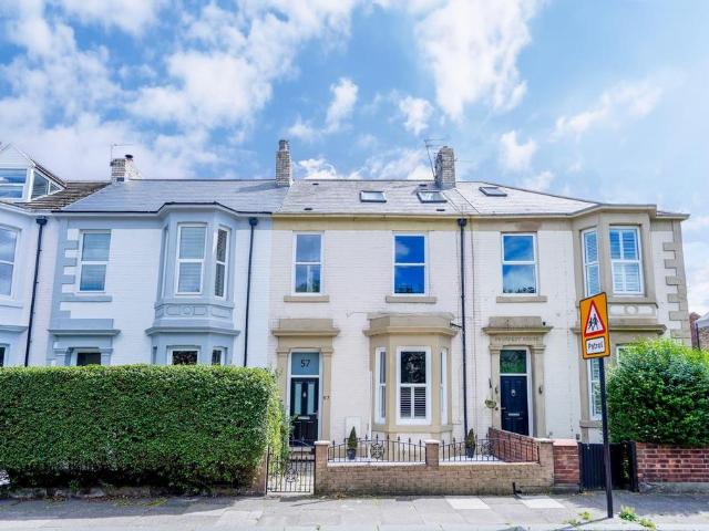 4 bedroom terraced house for sale