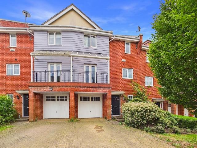 4 bedroom terraced house for sale