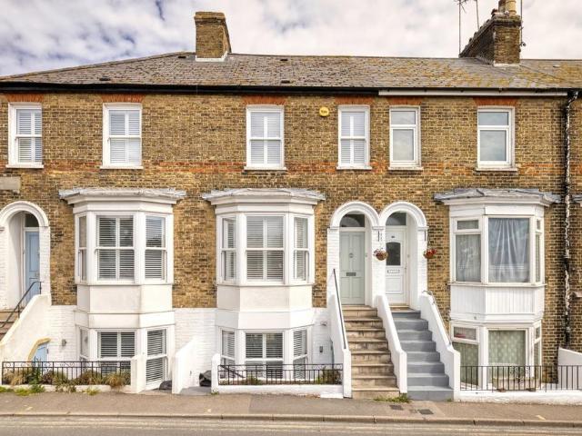 4 bedroom terraced house for sale