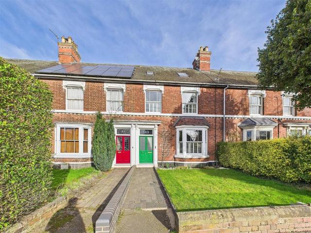 4 bedroom terraced house for sale