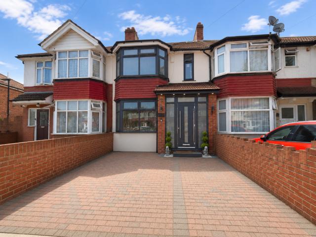 4 bedroom terraced house for sale