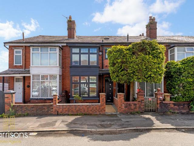 4 bedroom terraced house for sale