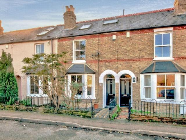 4 bedroom terraced house for sale