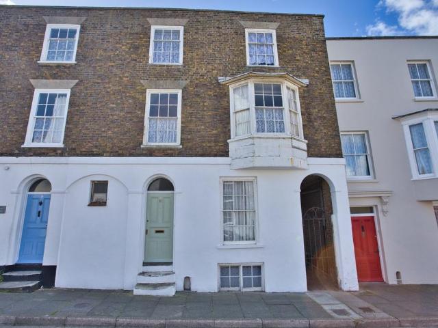 4 bedroom terraced house for sale