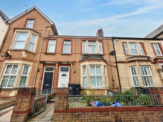 4 bedroom terraced house for sale