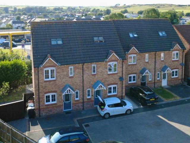 4 bedroom terraced house for sale
