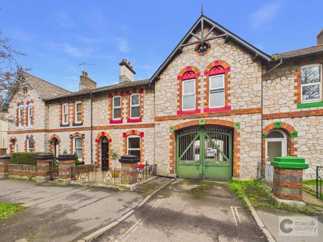 4 bedroom terraced house for sale