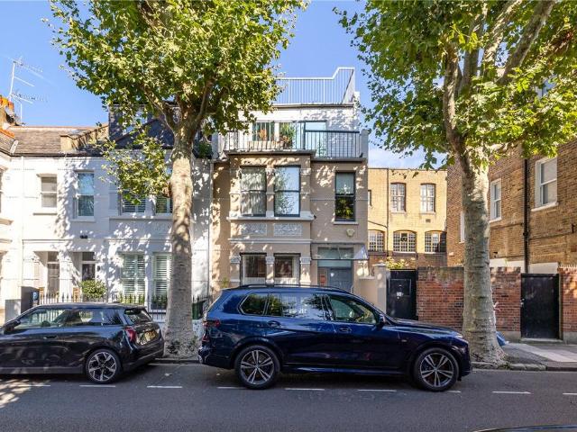 4 bedroom terraced house for sale