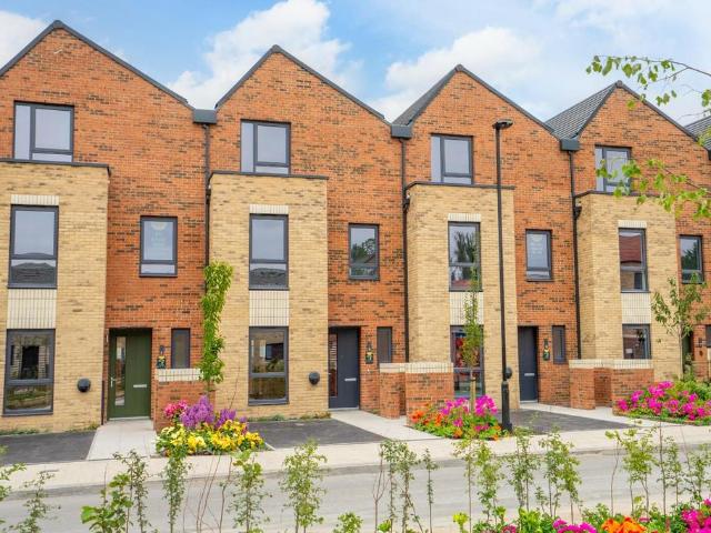 4 bedroom terraced house for sale