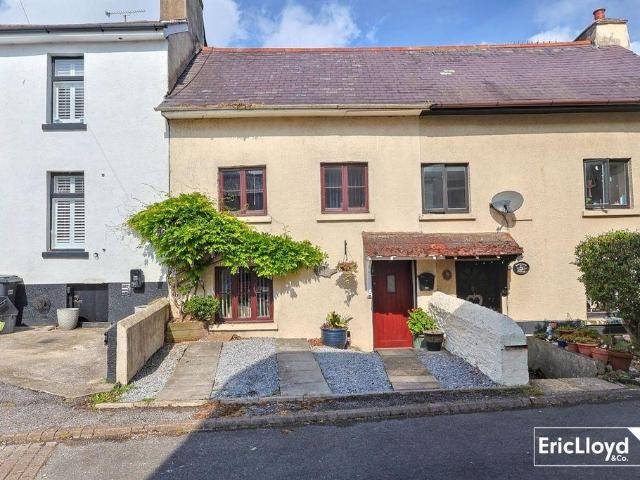 4 bedroom terraced house for sale