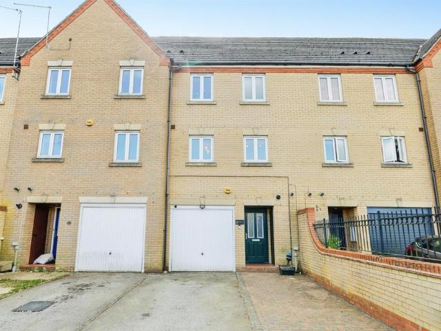 4 bedroom terraced house for sale