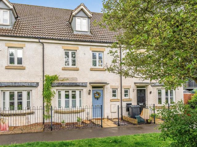 4 bedroom terraced house for sale