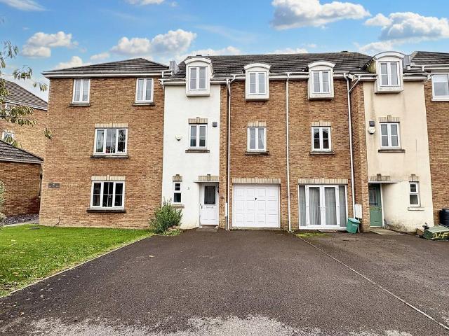 4 bedroom terraced house for sale