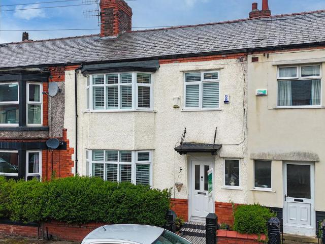 4 bedroom terraced house for sale