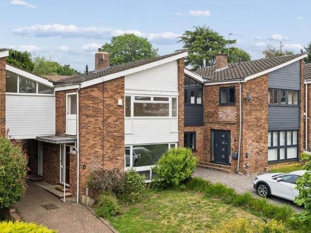 4 bedroom terraced house for sale