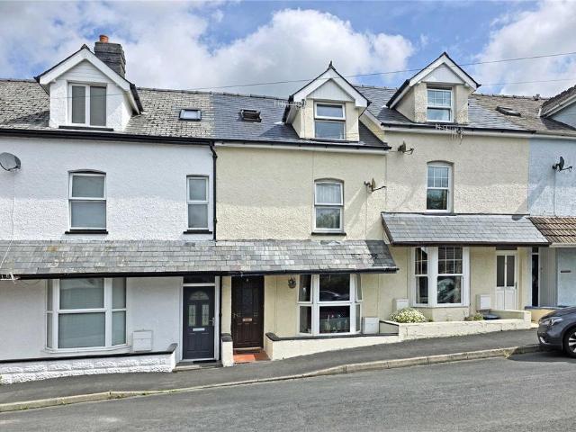 4 bedroom terraced house for sale