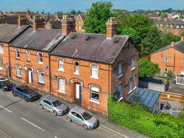 4 bedroom terraced house for sale