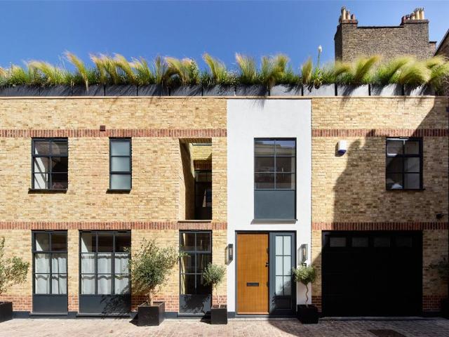 4 bedroom terraced house for sale