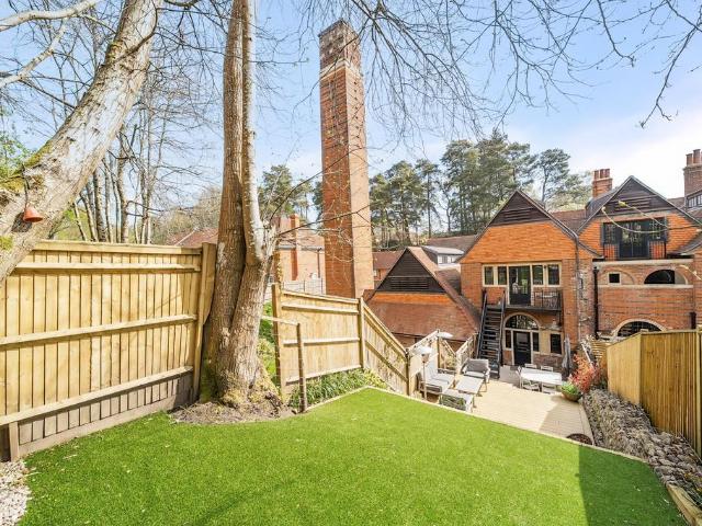 4 bedroom terraced house for sale