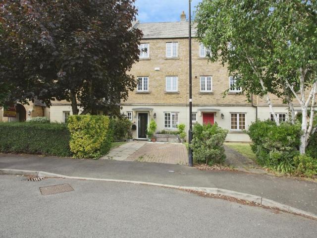 4 bedroom terraced house for sale