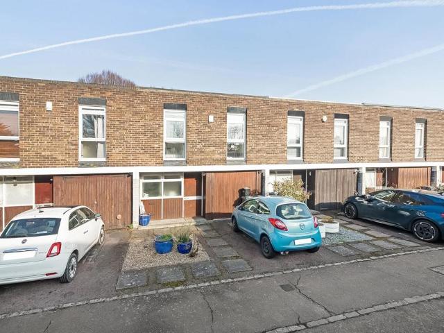 4 bedroom terraced house for sale