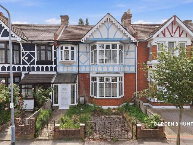 4 bedroom terraced house for sale