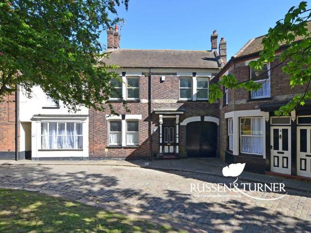 4 bedroom terraced house for sale