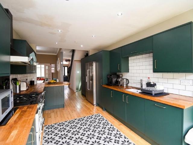 4 bedroom terraced house for sale