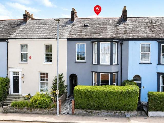 4 bedroom terraced house for sale