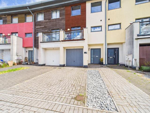 4 bedroom terraced house for sale