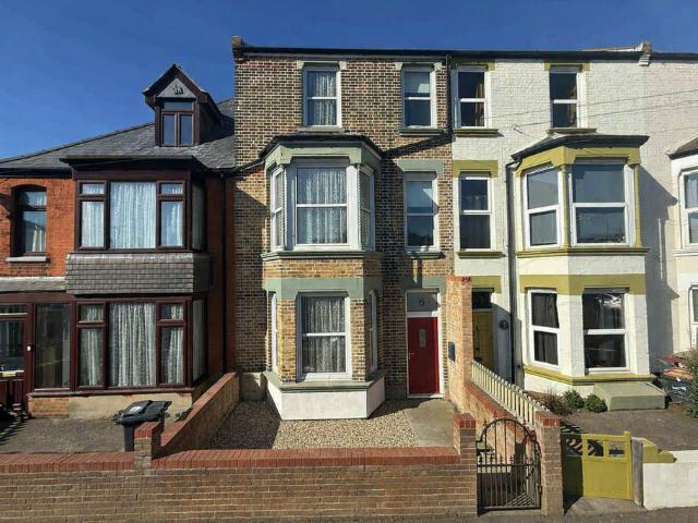 4 bedroom terraced house for sale