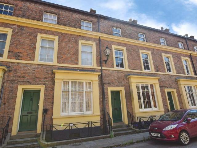 4 bedroom terraced house for sale