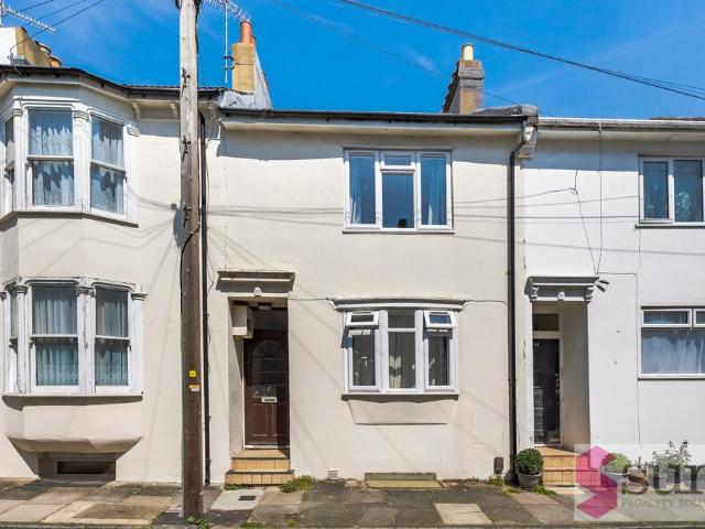 4 bedroom terraced house for sale
