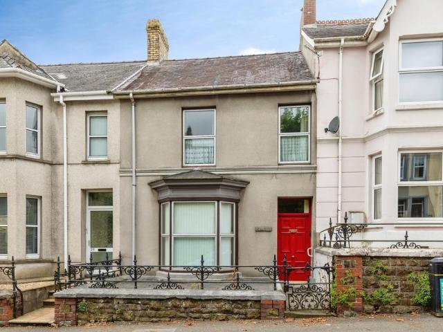 4 bedroom terraced house for sale