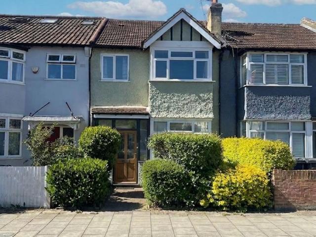 4 bedroom terraced house for sale