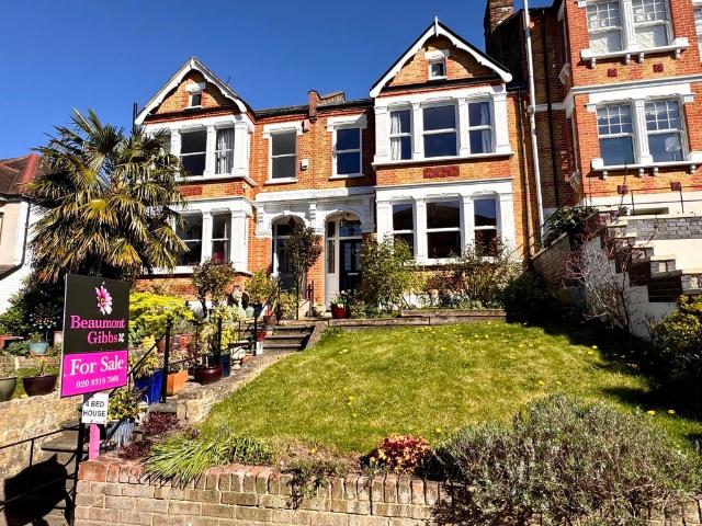 4 bedroom terraced house for sale