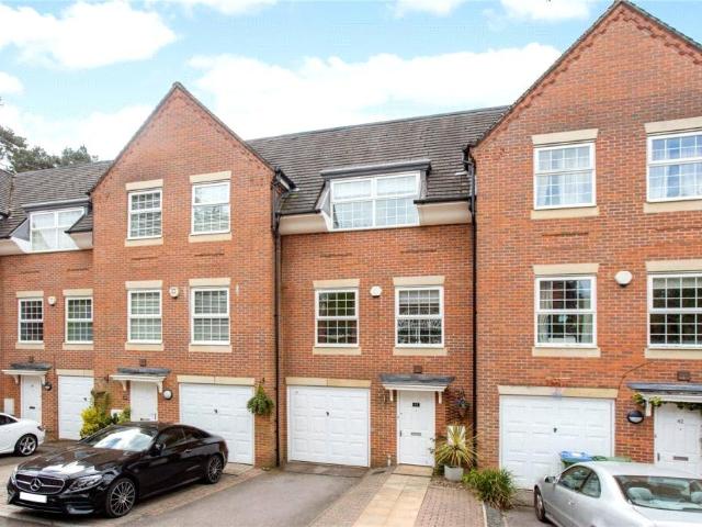 4 bedroom terraced house for sale