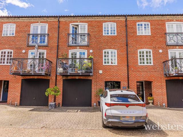 4 bedroom terraced house for sale