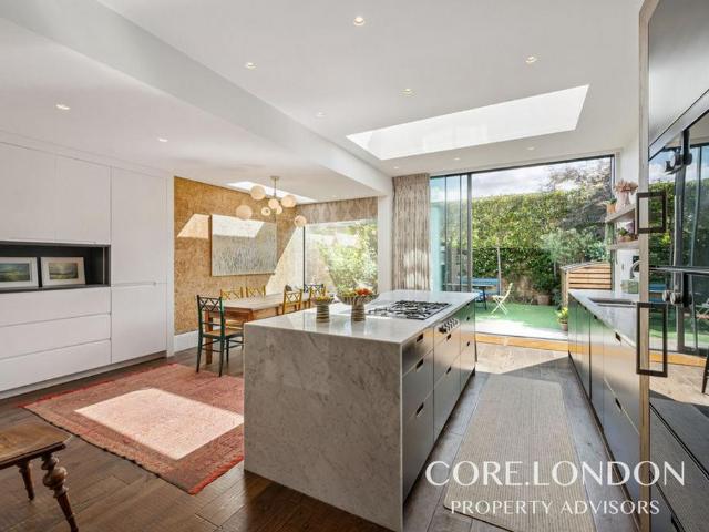 4 bedroom terraced house for sale