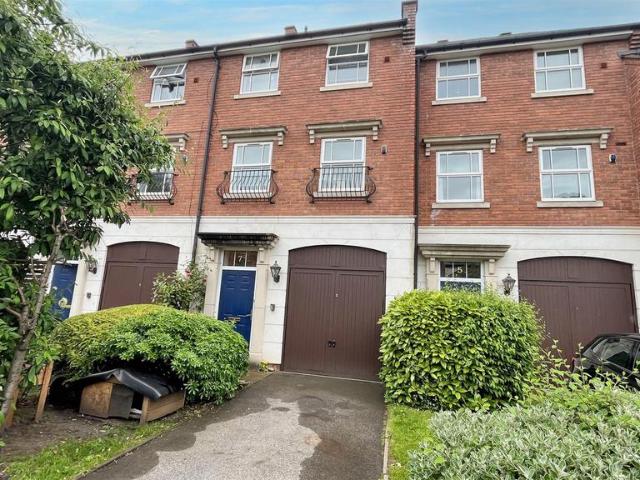 4 bedroom terraced house for sale
