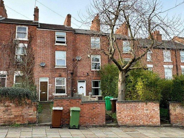 4 bedroom terraced house for sale