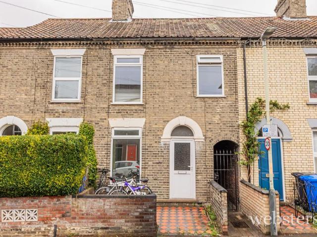 4 bedroom terraced house for sale