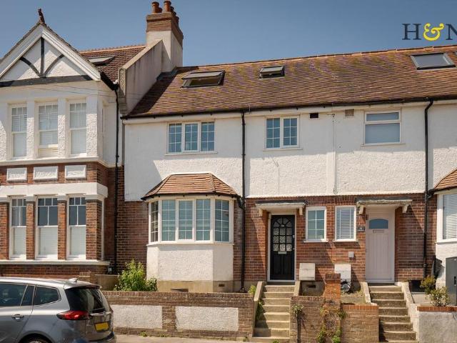 4 bedroom terraced house for sale