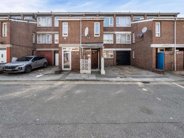 4 bedroom terraced house for sale