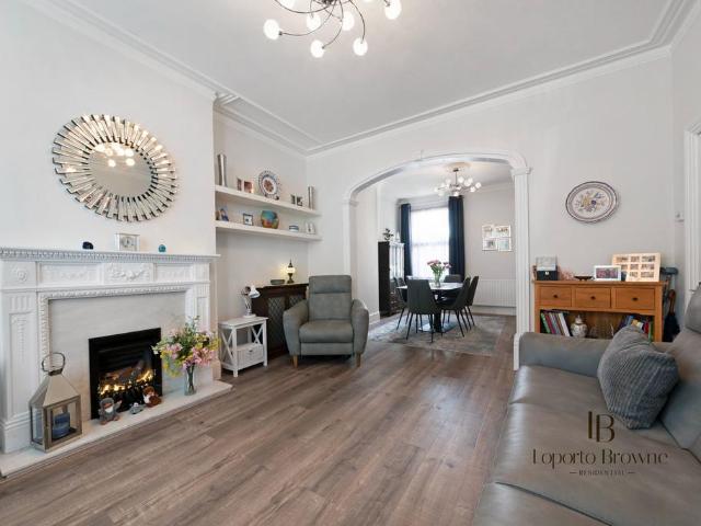 4 bedroom terraced house for sale