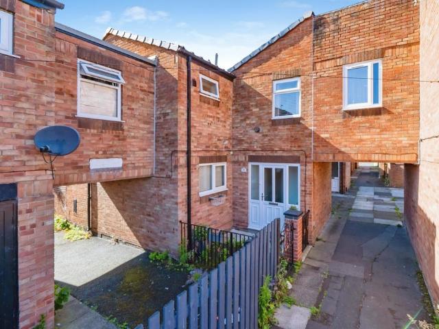 4 bedroom terraced house for sale