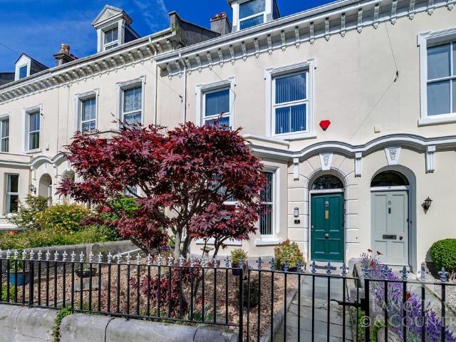 4 bedroom terraced house for sale