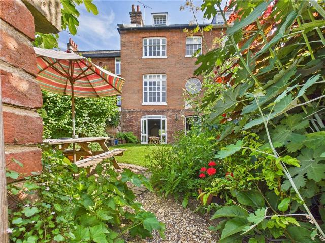 4 bedroom terraced house for sale